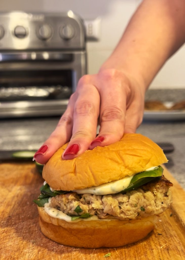 Hamburguesas de Atún con Mayonesa de Jengibre (estilo asiáticas) - Adriana Cotte